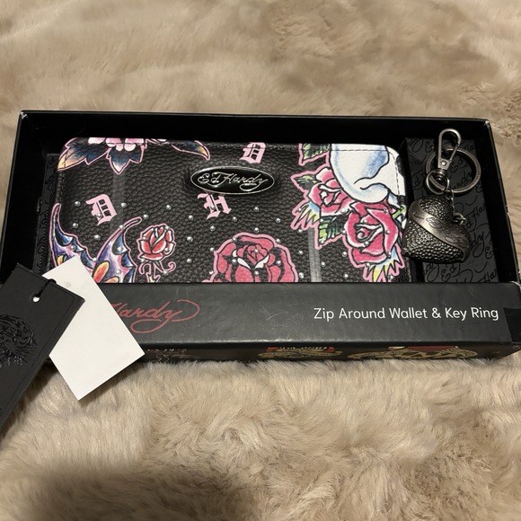 Ed Hardy | Bags | Ed Hardy Wristlet Keychain Gift Set Black Heart Skull ...